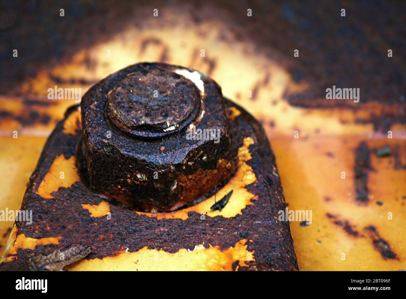 Hexagonal screw cap hi-res stock photography and images - Alamy