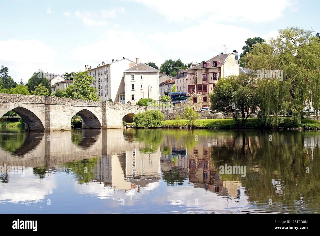 Limoges, the River Vienne and the Pont St Etienne Stock Photo - Alamy
