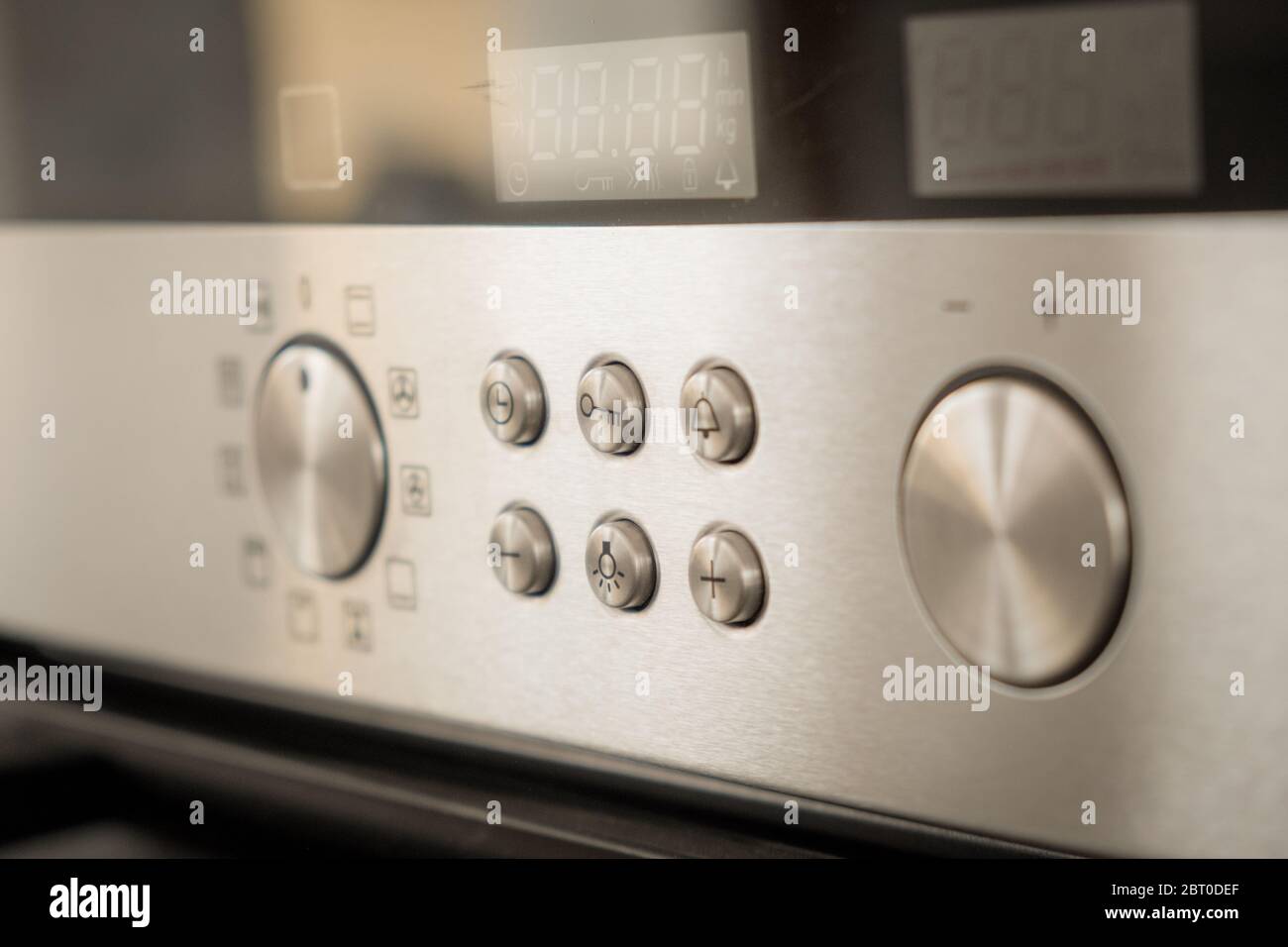 Oven volume hi-res stock photography and images - Alamy