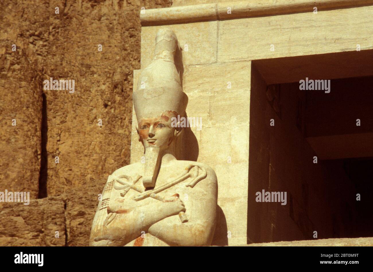 Egyptian god statue osiris hi-res stock photography and images - Alamy