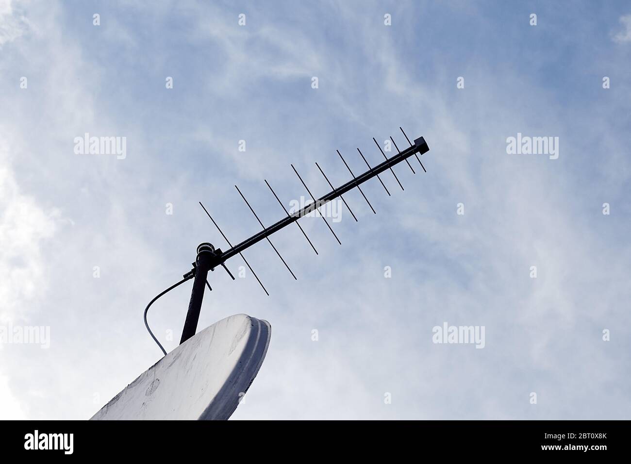 UHF television antenna against the sky Stock Photo - Alamy