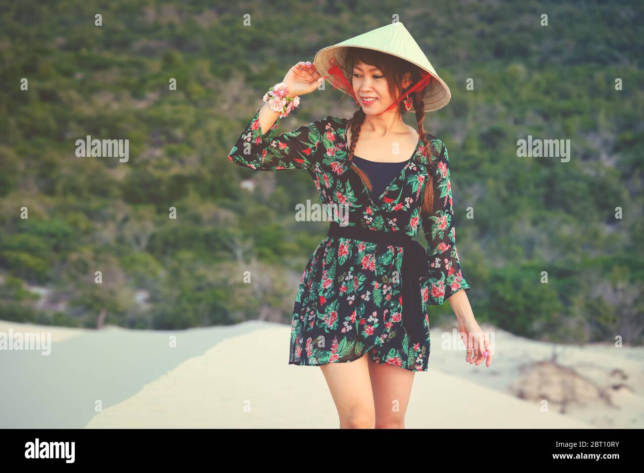 Vietnam lady model hi-res stock photography and images - Alamy