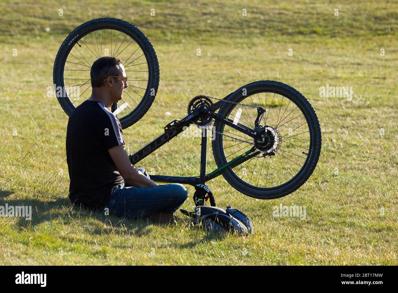 Breather resting hi-res stock photography and images - Alamy