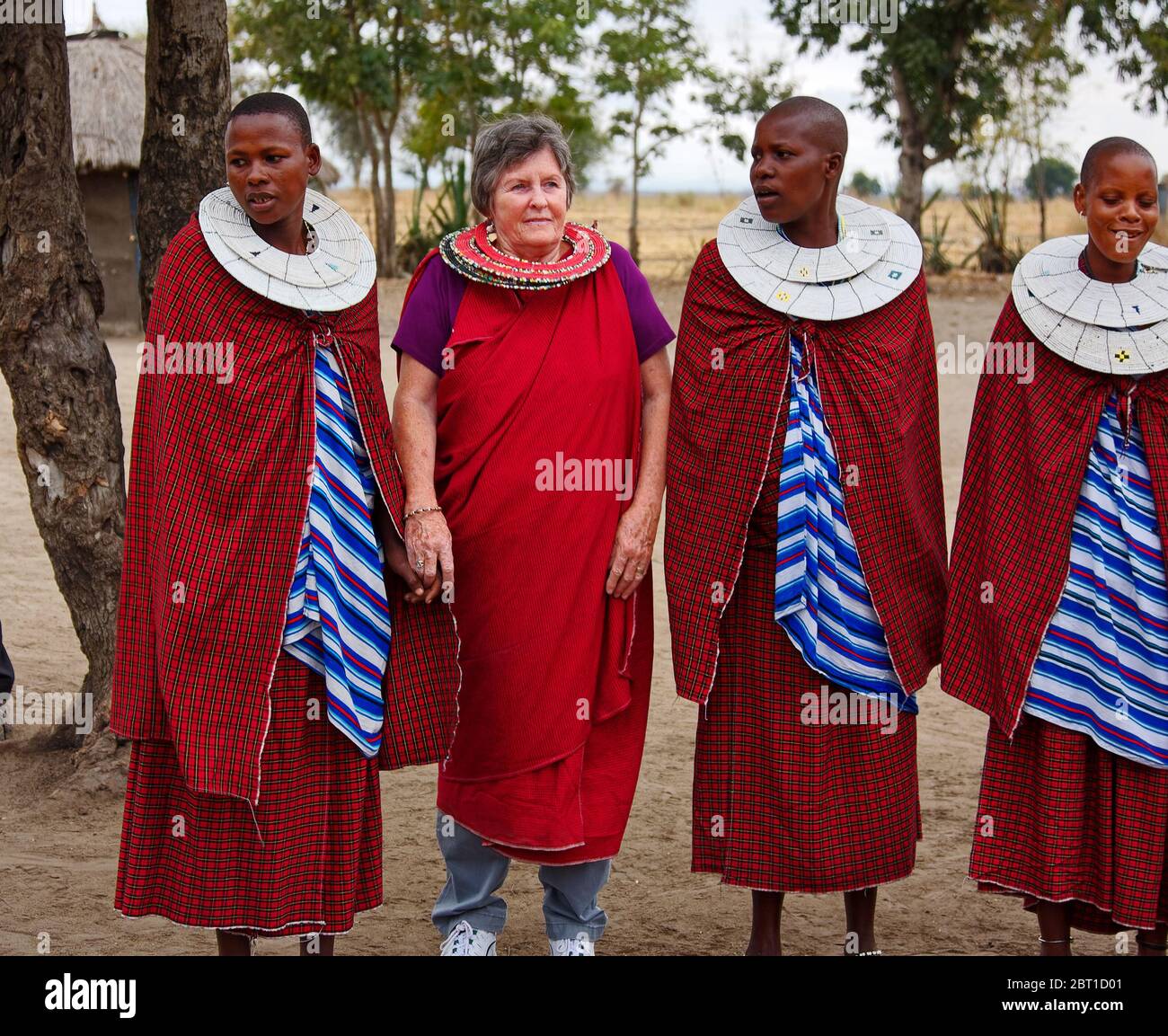 Three maasai women hi-res stock photography and images - Alamy
