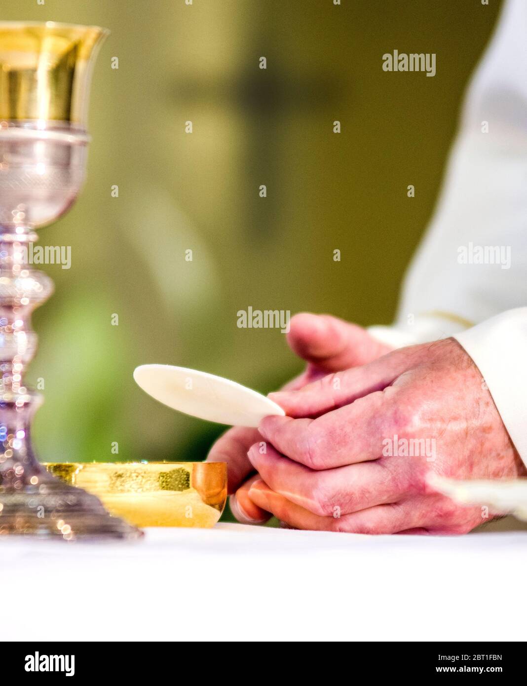 Consecration eucharist mass hi-res stock photography and images - Alamy
