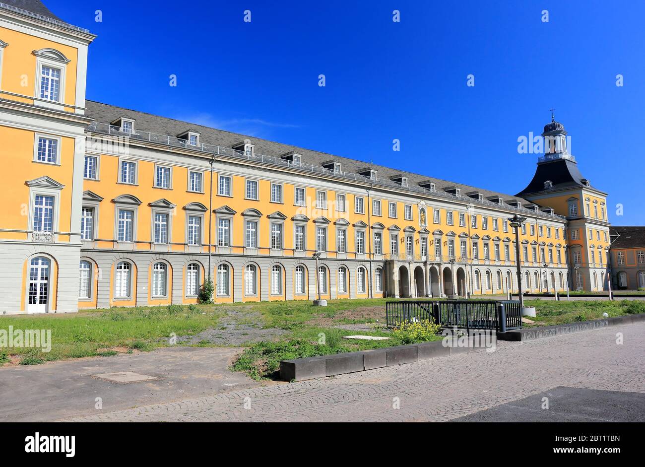 Yellow building bonn hi-res stock photography and images - Alamy