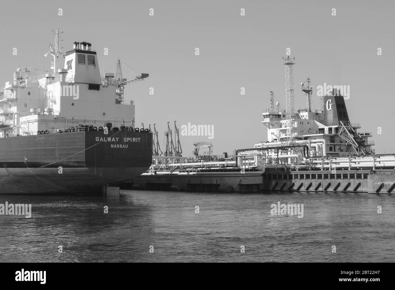 Oil Tanker in the harbor Stock Photo - Alamy