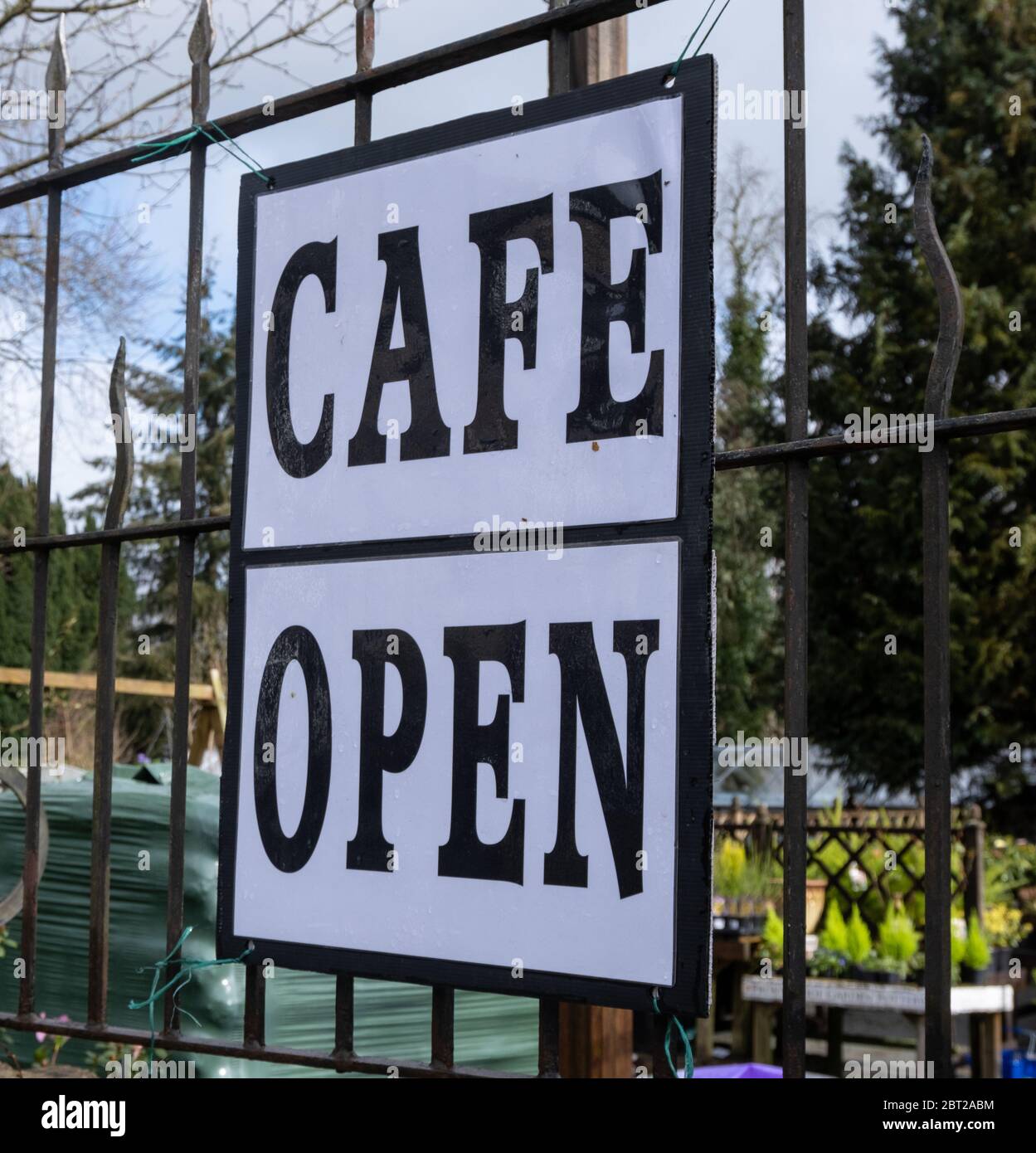 sign indicating cafe open in Betws-y-coed North Wales March 2020 Stock ...