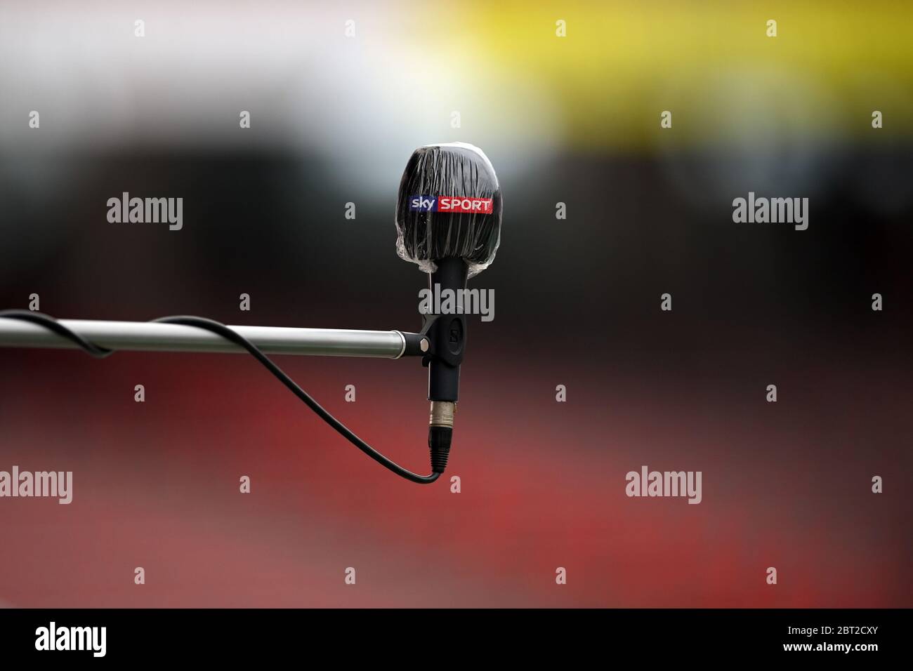A sky sports microphone hi-res stock photography and images - Alamy