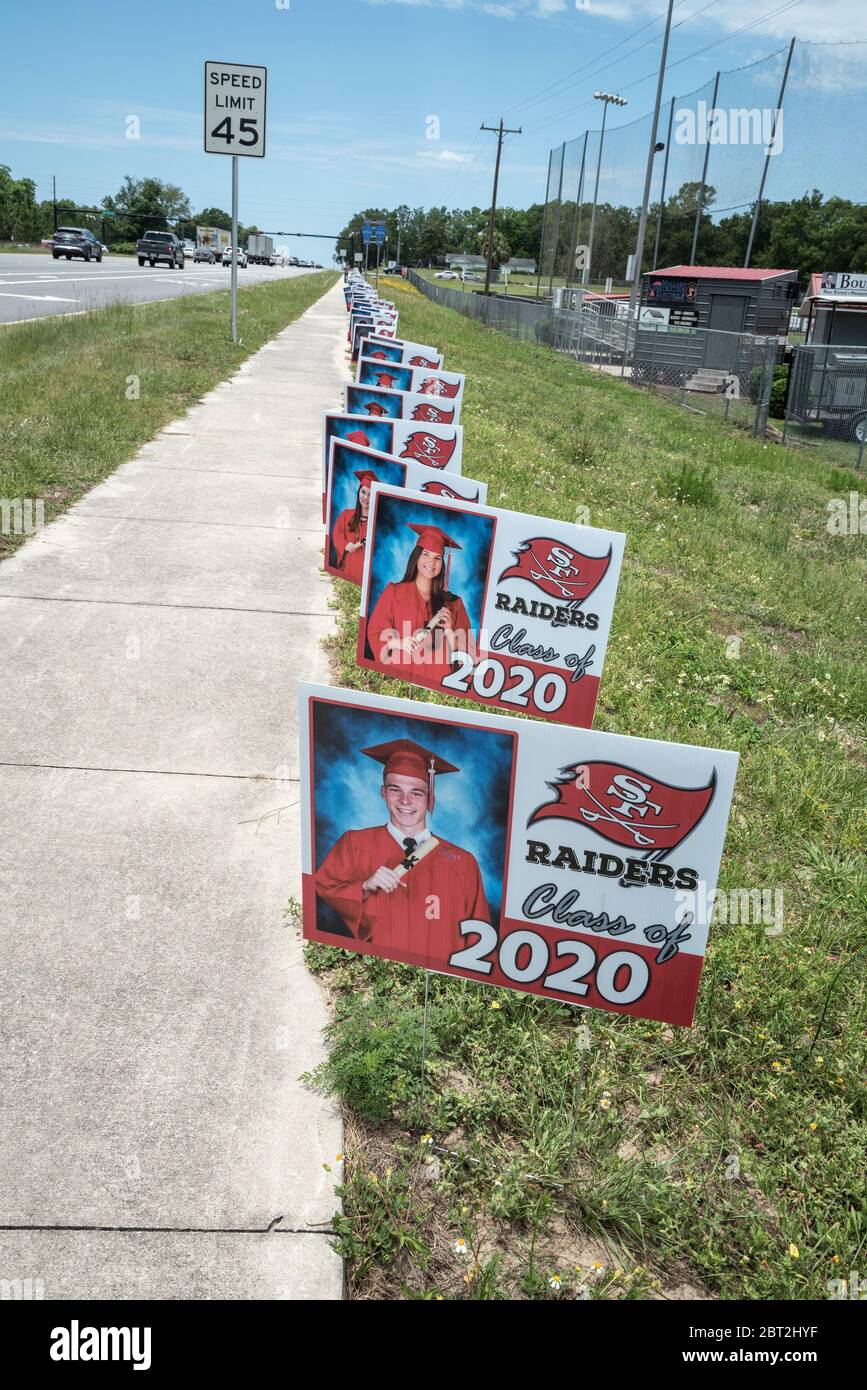 2020 graduating class of Seniors at Santa Fe High School in Alachua ...