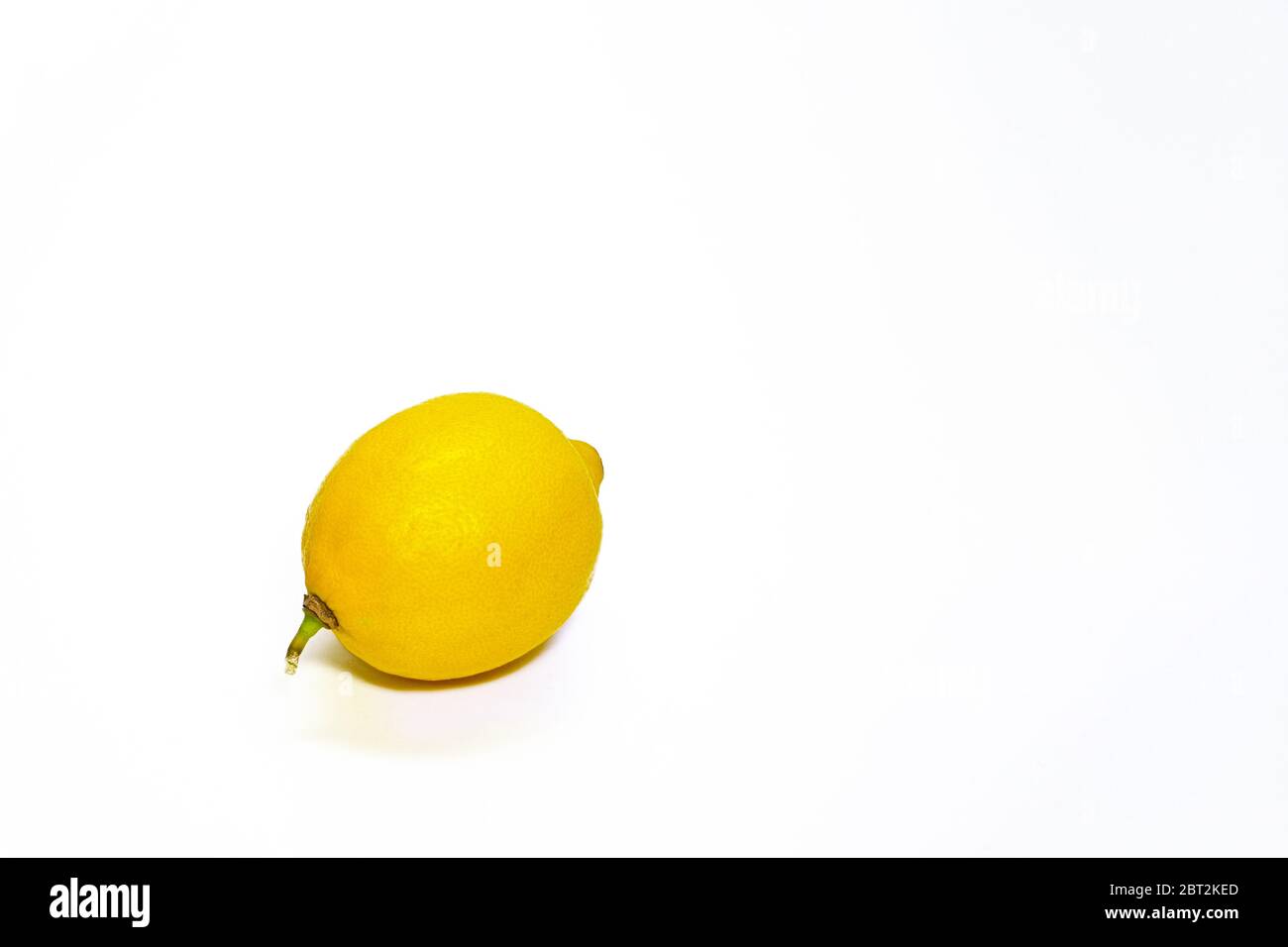 Single lemon, isolated on white background Stock Photo - Alamy