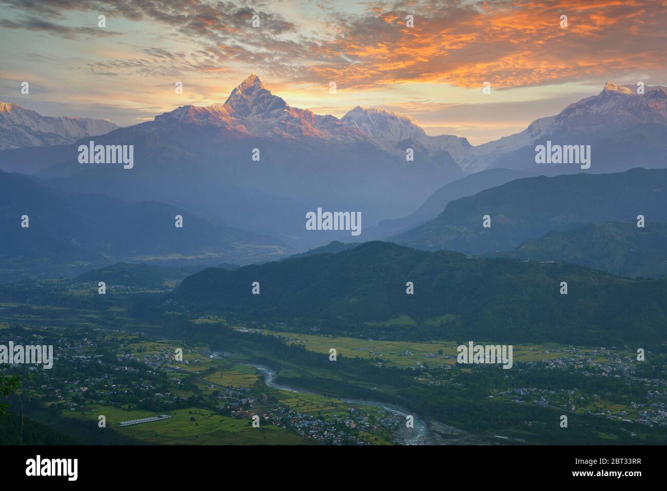 Machapuchare mountain hi-res stock photography and images - Alamy