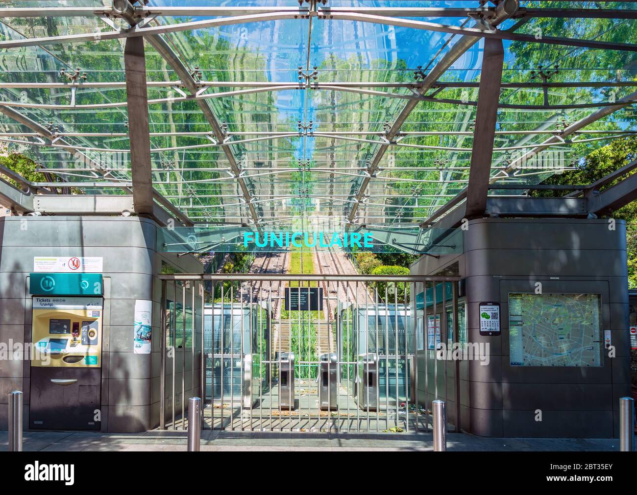 Funicular cable car montmartre in hi-res stock photography and images ...