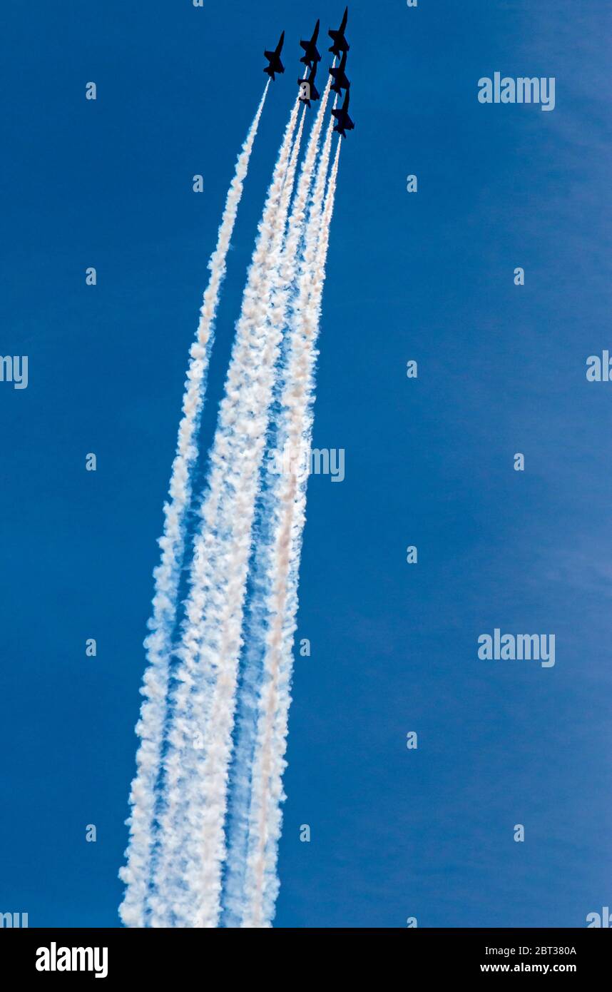 Formation flying techniques hi-res stock photography and images - Alamy
