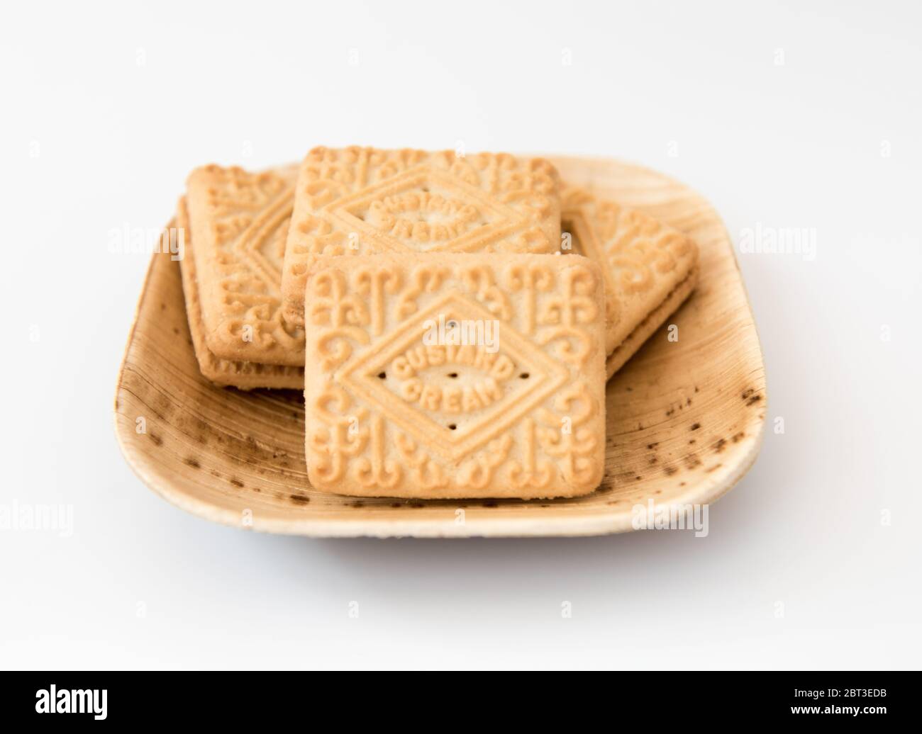 Custard cream biscuits hi-res stock photography and images - Alamy