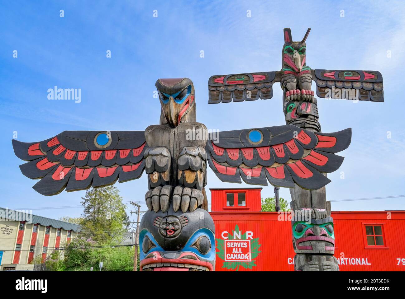 Duncan thunderbird british columbia canada duncan first nations totem ...