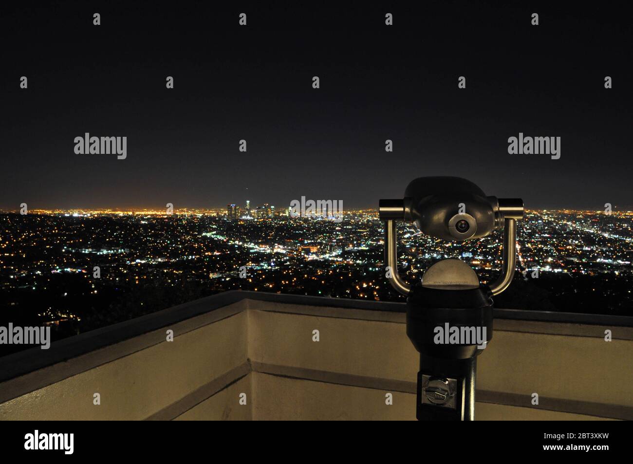 Coin Operated Telescope, Griffith Observatory Stock Photo - Alamy