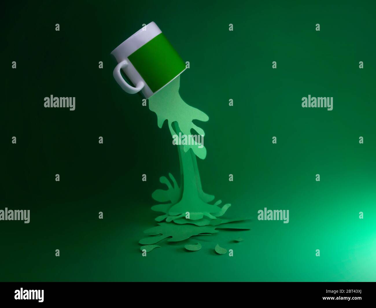 Pouring out cup hi-res stock photography and images - Alamy