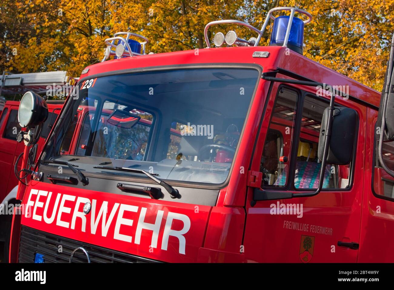 Car salvage fire hi-res stock photography and images - Alamy