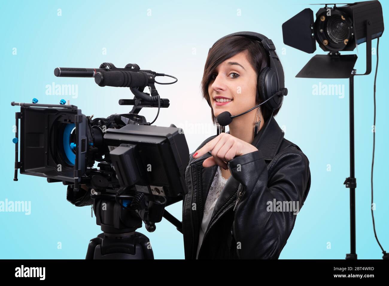 Camerawoman and studio hi-res stock photography and images - Alamy