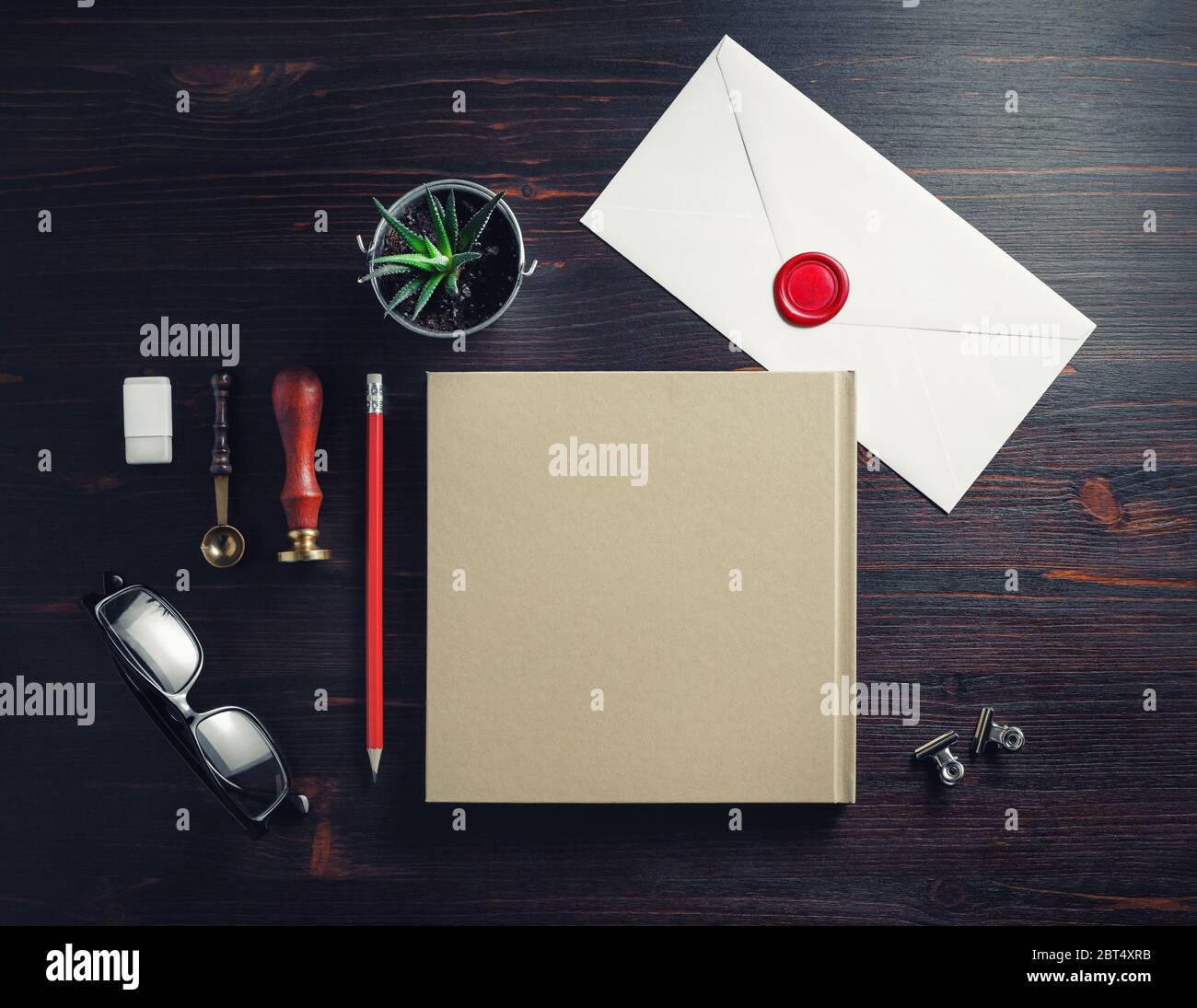 Blank vintage stationery set on wood table background. Flat lay Stock ...