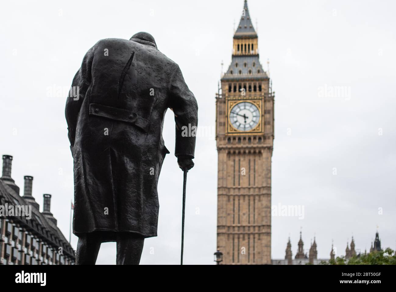 England uk statue hi-res stock photography and images - Alamy