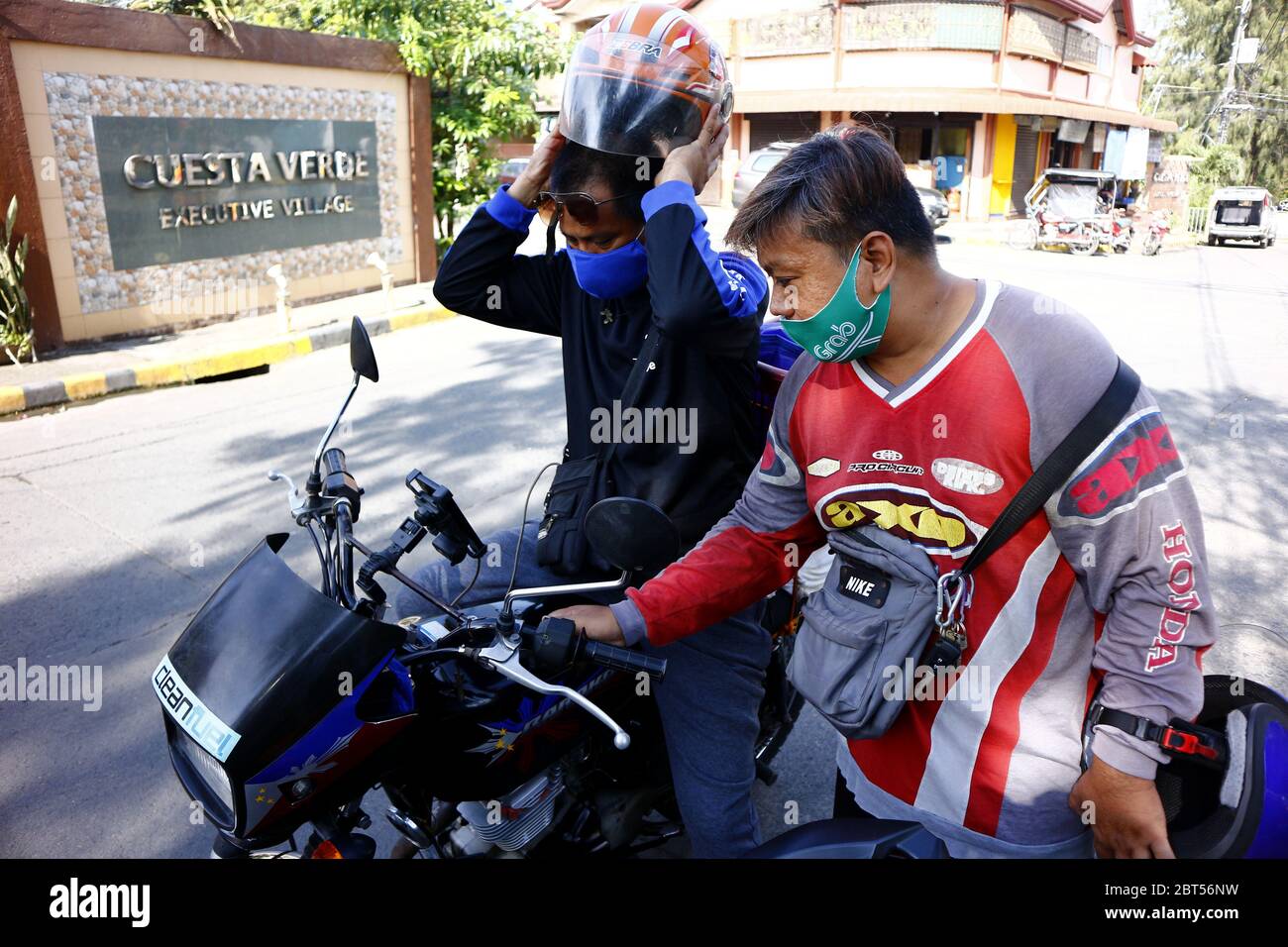 Filipino man riding his motorbike hi-res stock photography and images ...