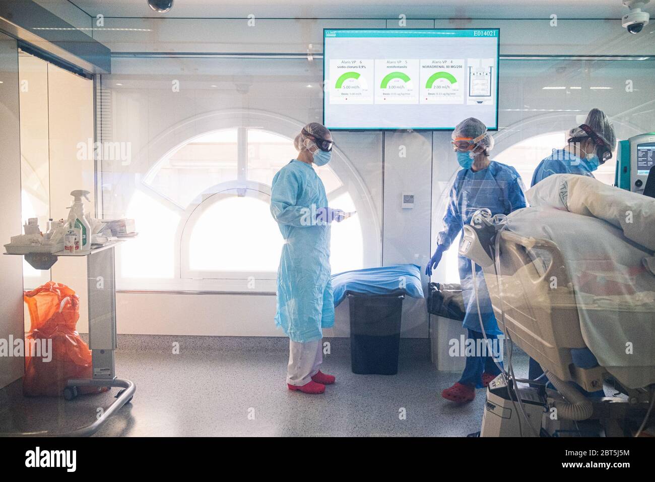 Hospital icu dead hi-res stock photography and images - Alamy