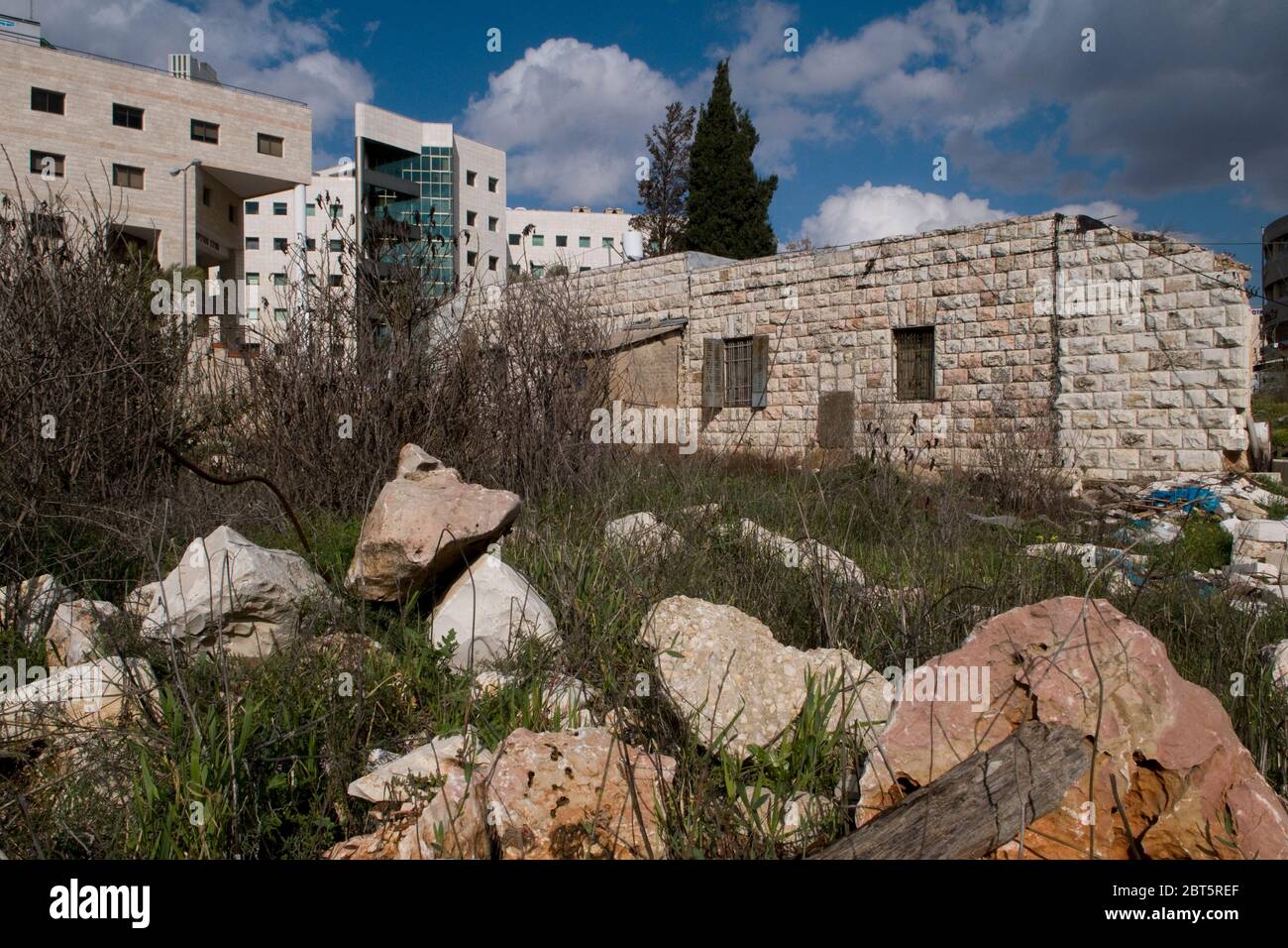 Dir yassin massacre hi-res stock photography and images - Alamy