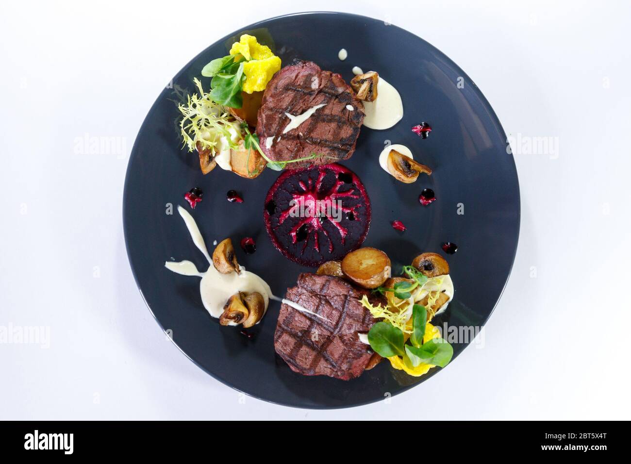 Beef medallion hi-res stock photography and images - Alamy
