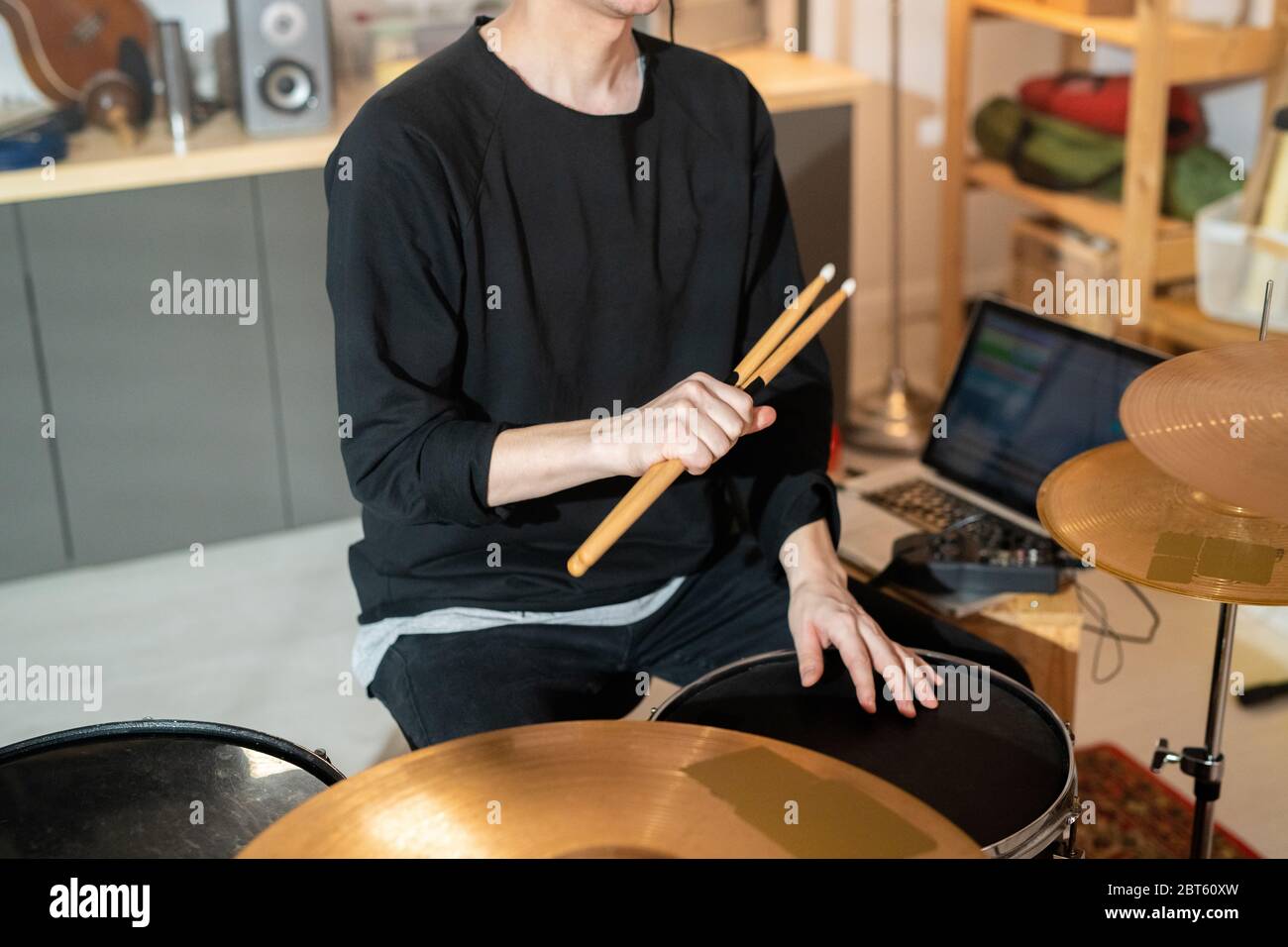 Worker musical instrument hi-res stock photography and images - Alamy