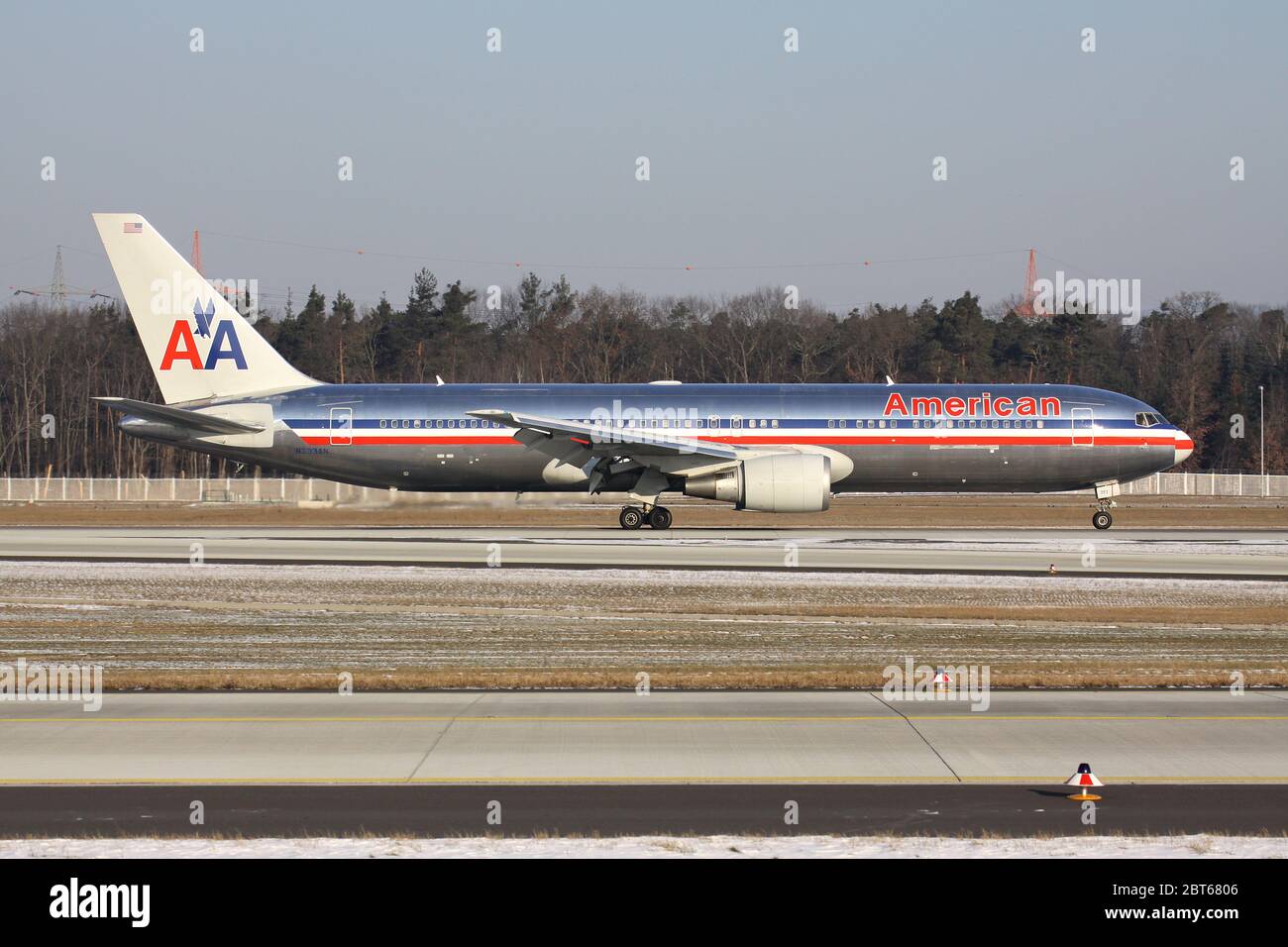 American airlines boeing 767 300 aircraft hi-res stock photography and ...