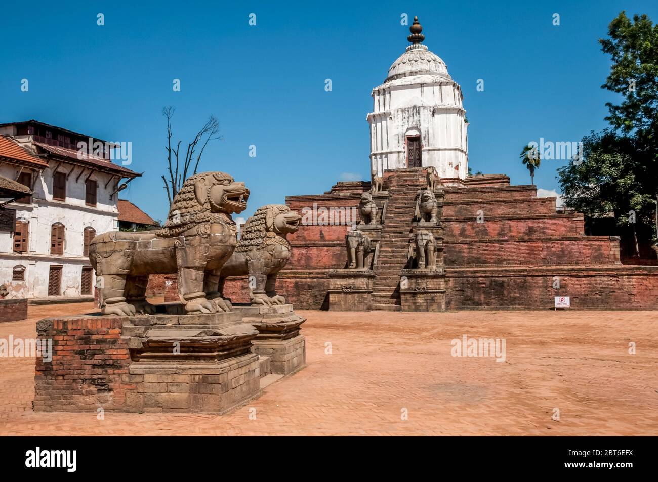 Kathmandu-Bhaktapur. Colourful street scenes in and around Durbar ...