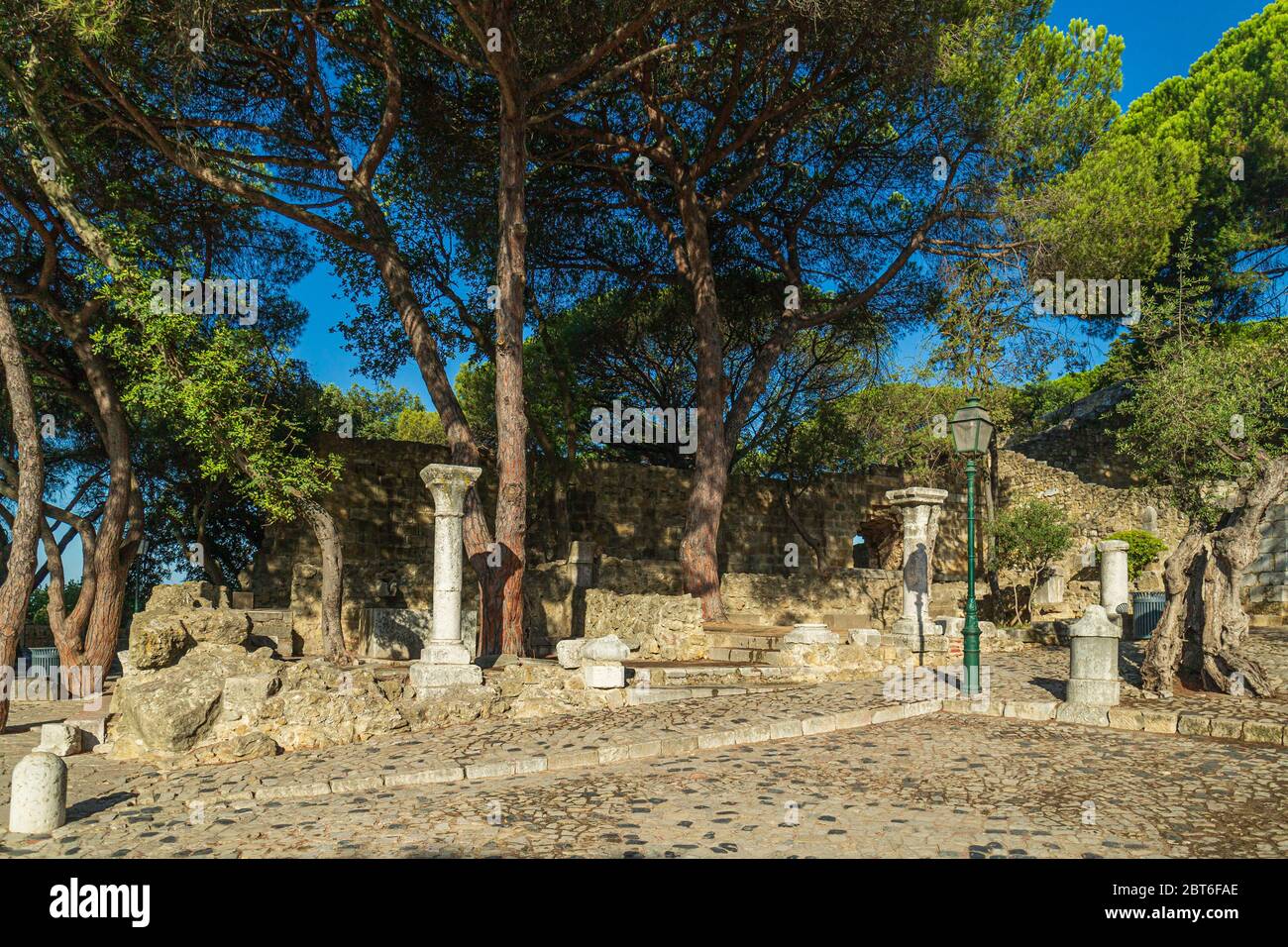 Saint george castle hi-res stock photography and images - Alamy