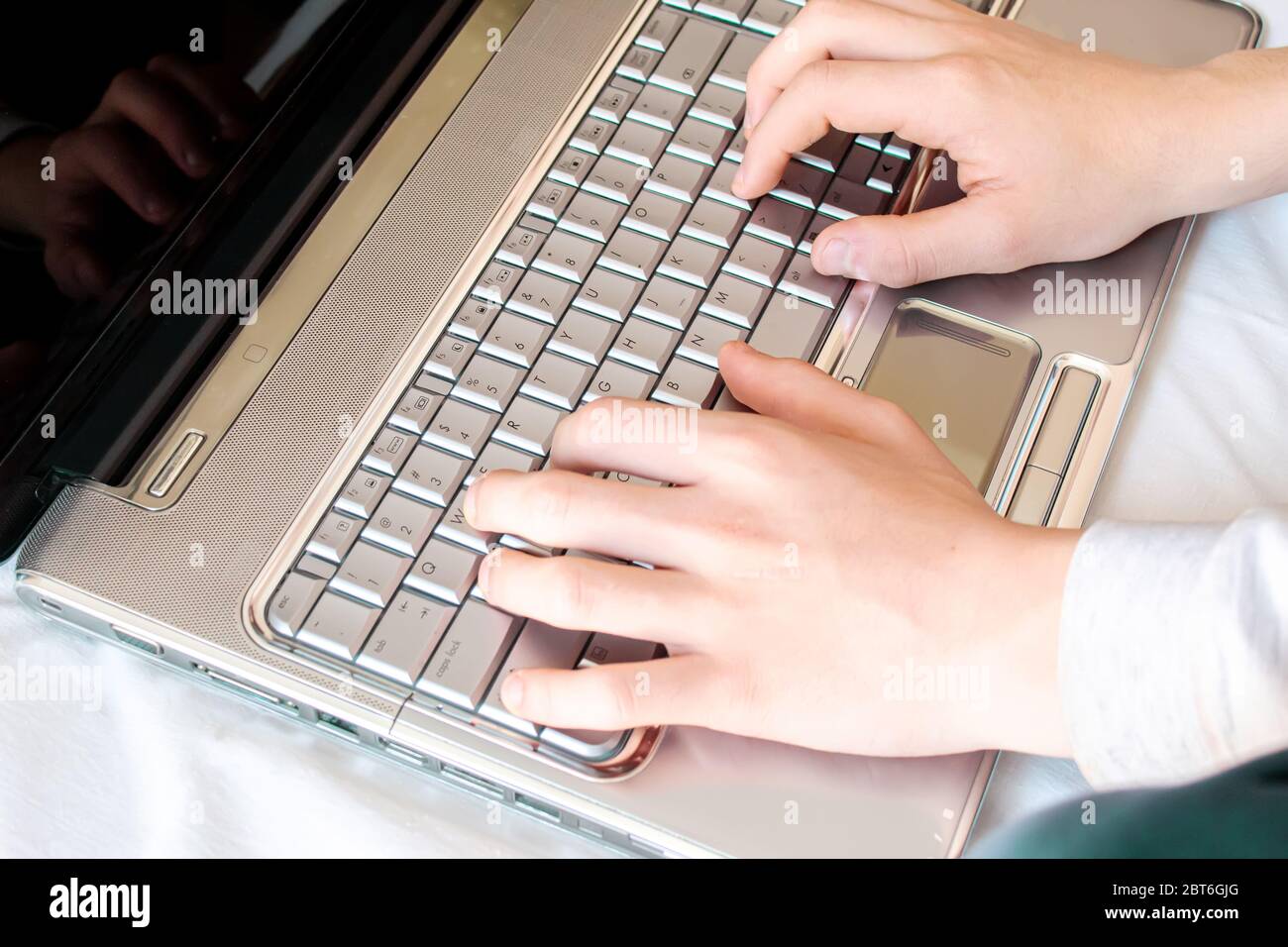 Distance learning online lessons hi-res stock photography and images ...