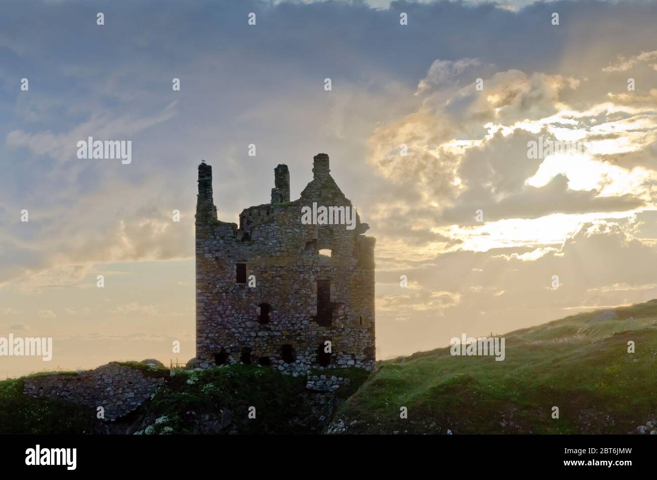 Dunskey castle, Portpatrick, Rhinns of Galloway Stock Photo - Alamy