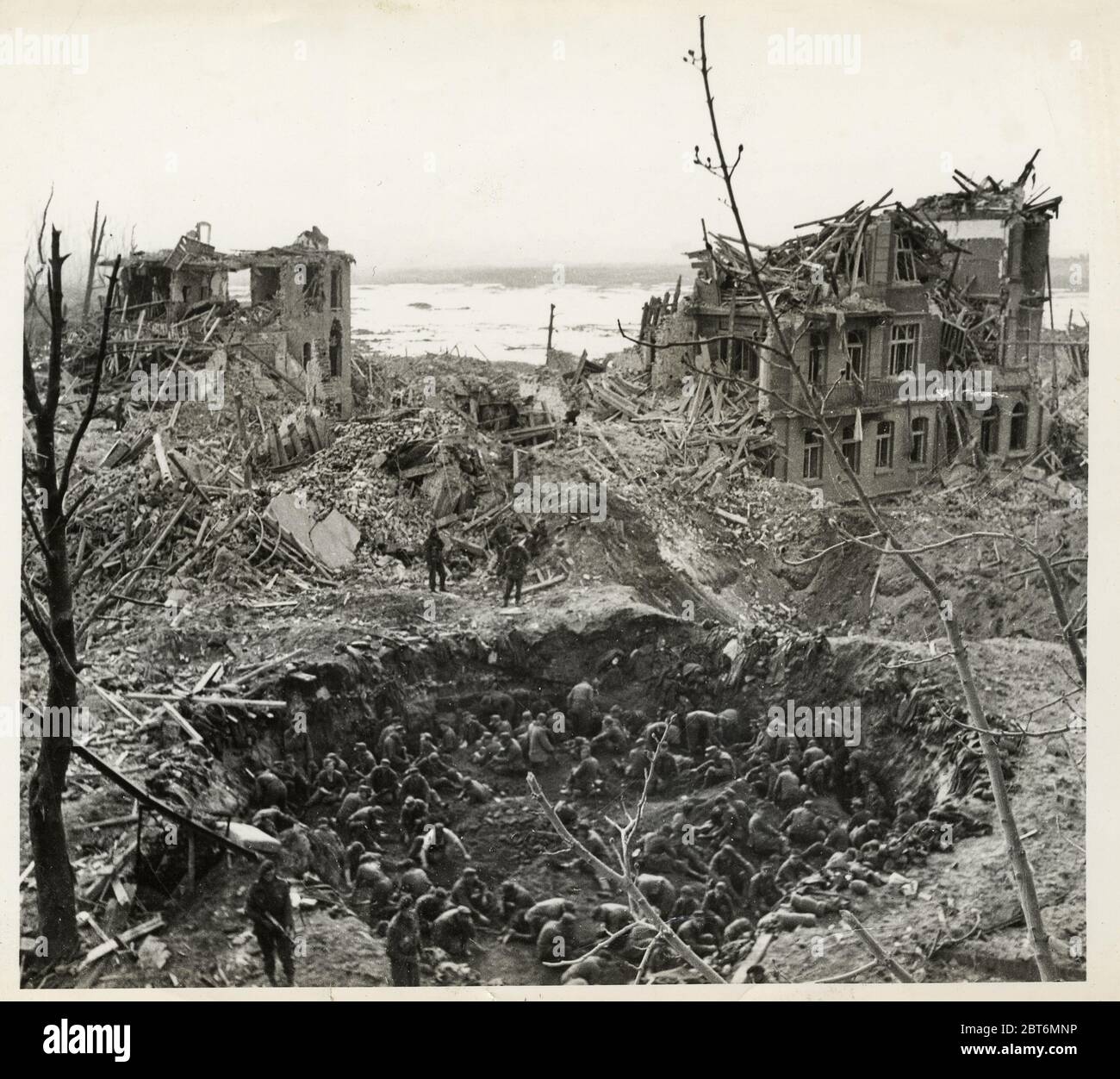 Vintage World War II photograph - British troops capture Wesel - German ...