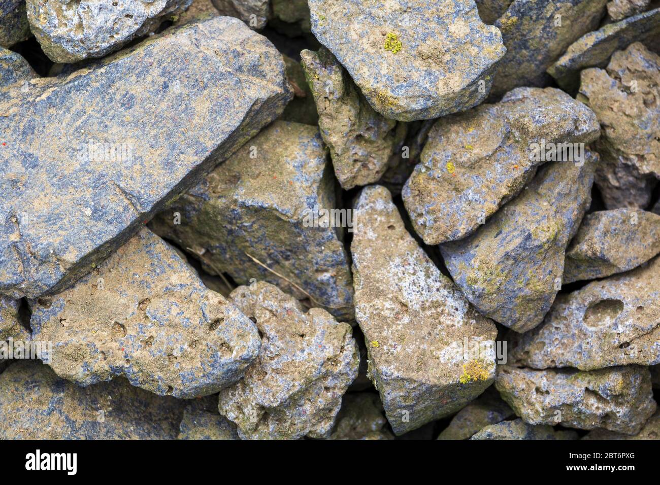 Lumps of stone hi-res stock photography and images - Alamy