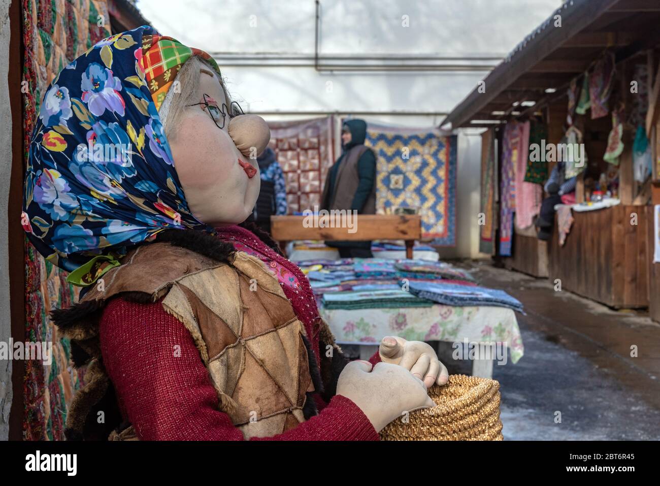 Babushka scarves hi-res stock photography and images - Alamy