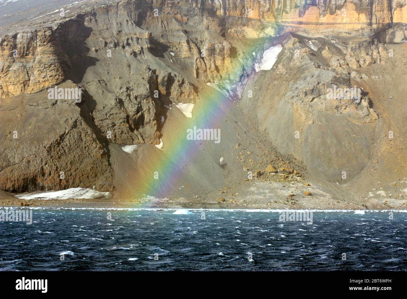 Antarctica ship waves hi-res stock photography and images - Alamy