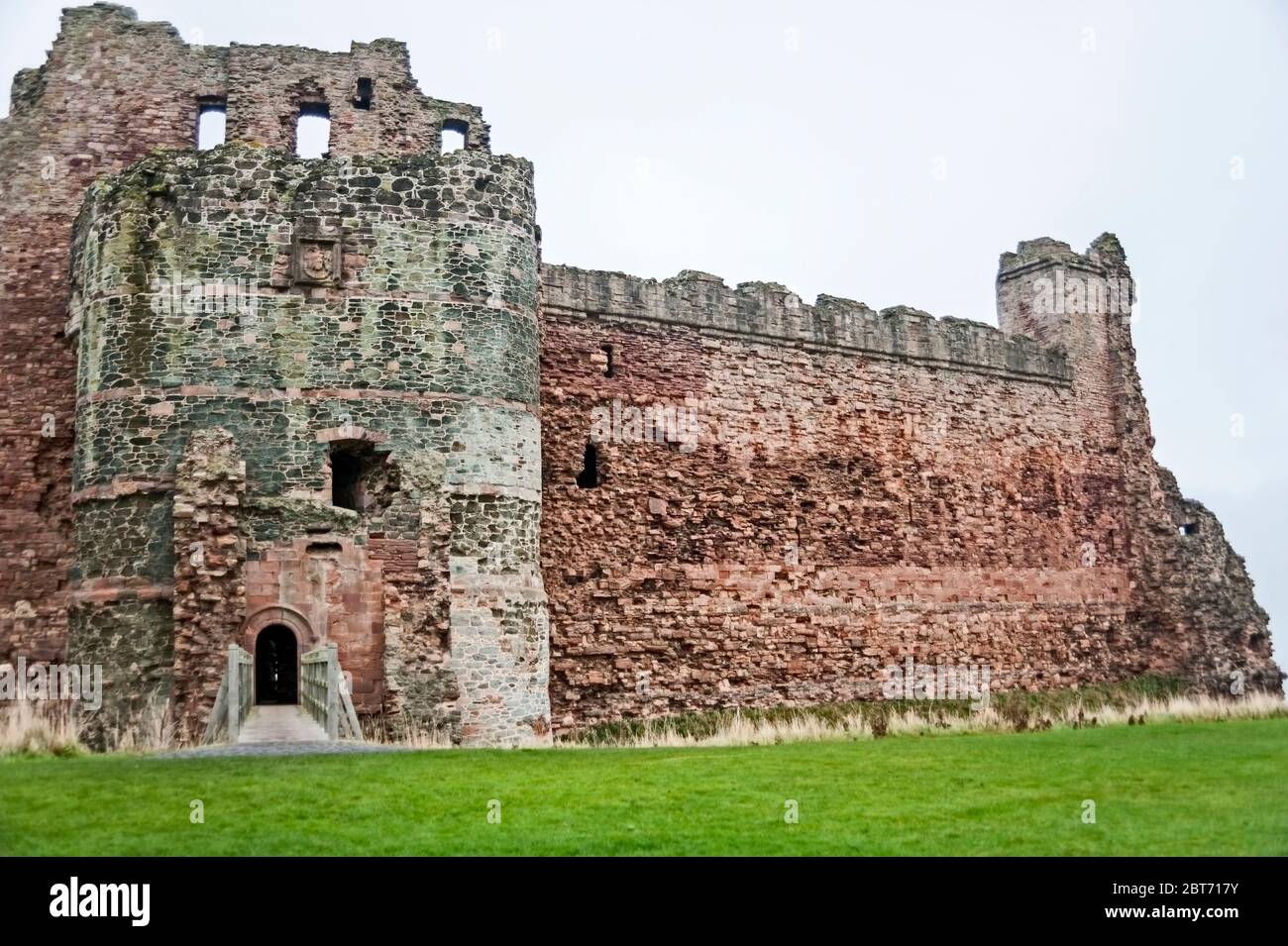 14th Century ruined fortress, Tantallon Castle, East Lothian, Scotland ...