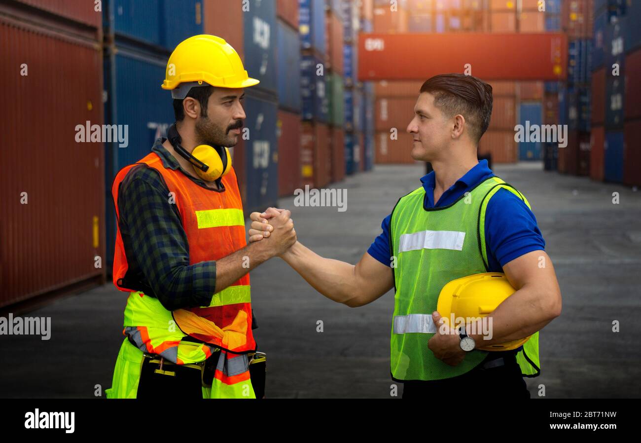Two dock workers hi-res stock photography and images - Alamy