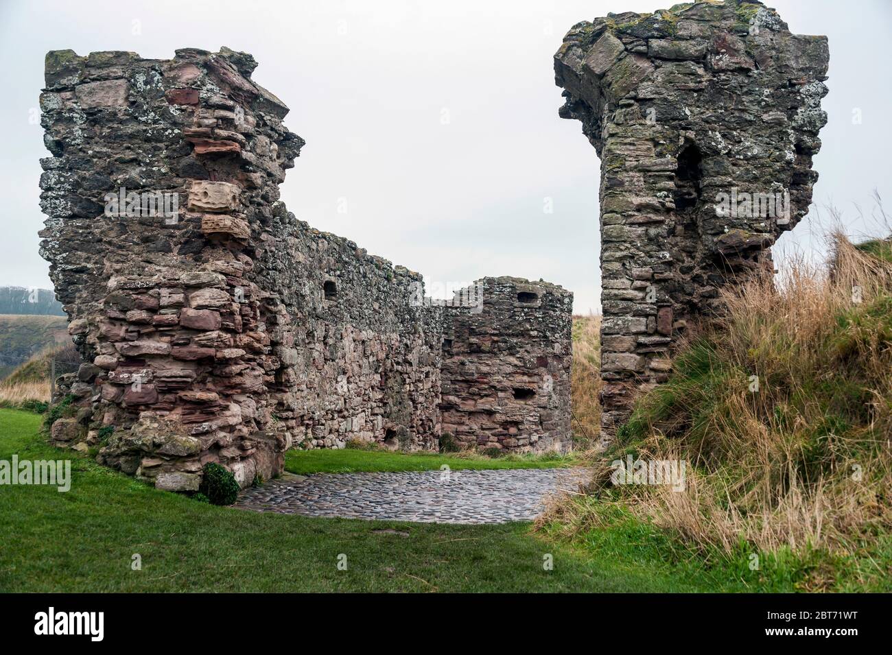 14th Century ruined fortress, Tantallon Castle, East Lothian, Scotland ...