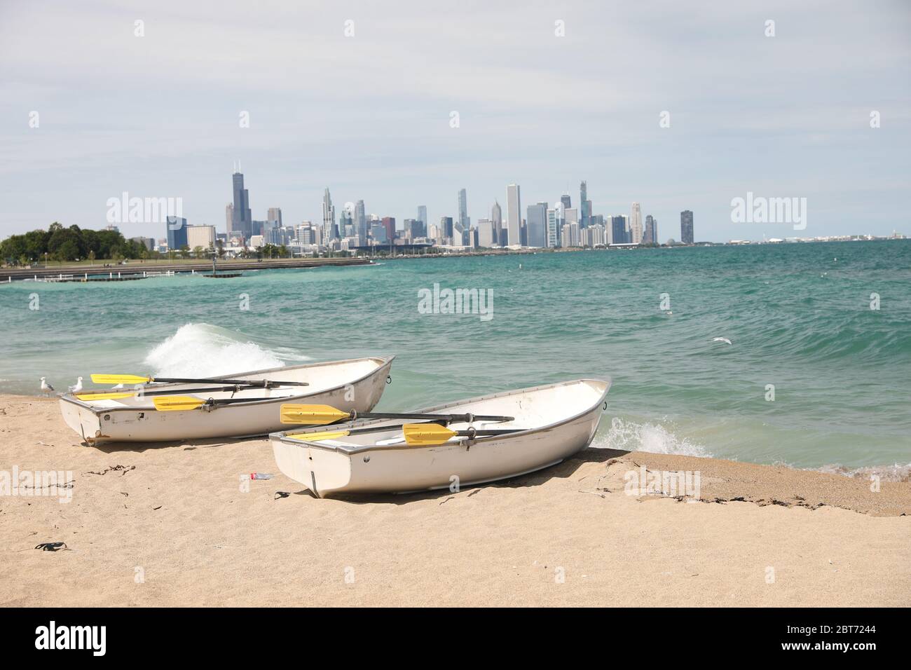 Chicago lakefront skyline including views of Lake Michigan, Chicago ...