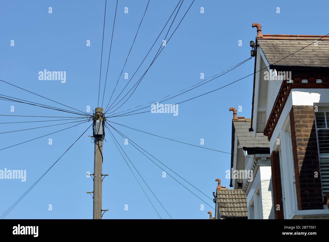 Telegraph Pole and radiating network of telephone lines, Clapham ...