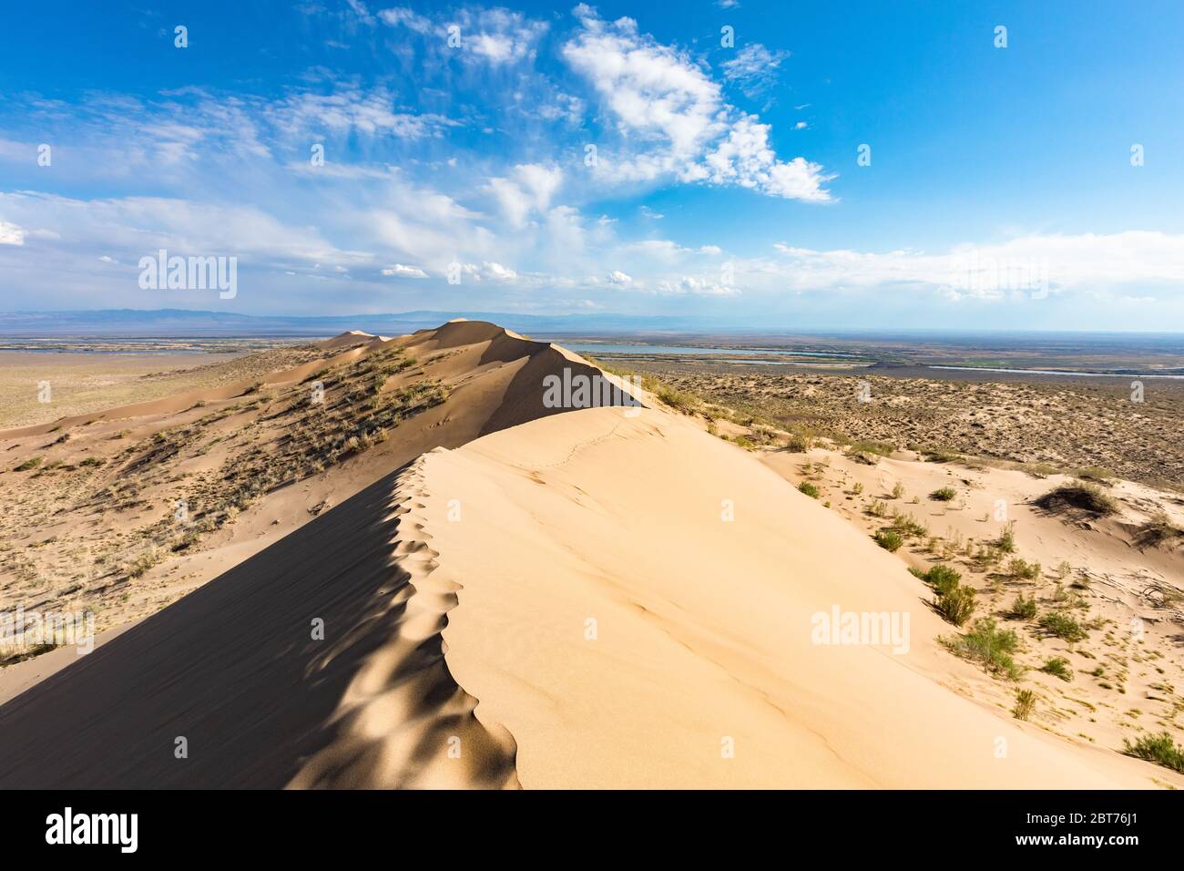 Barchan dunes sahara hi-res stock photography and images - Alamy