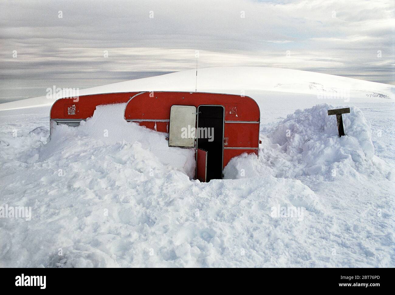 Mobile home covered in snow Stock Photo - Alamy
