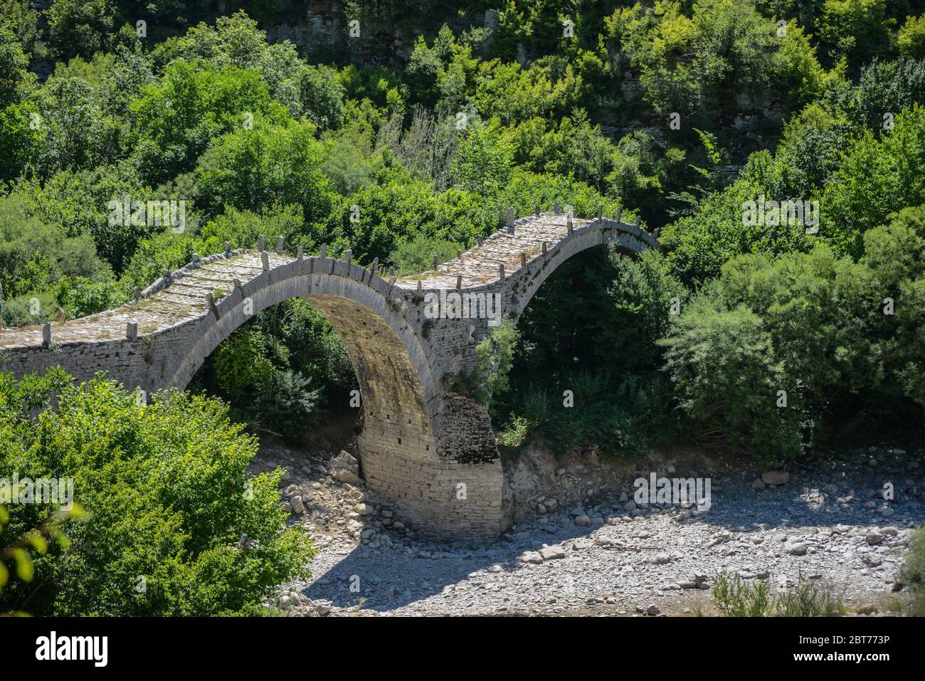 Three arch bridge hi-res stock photography and images - Alamy