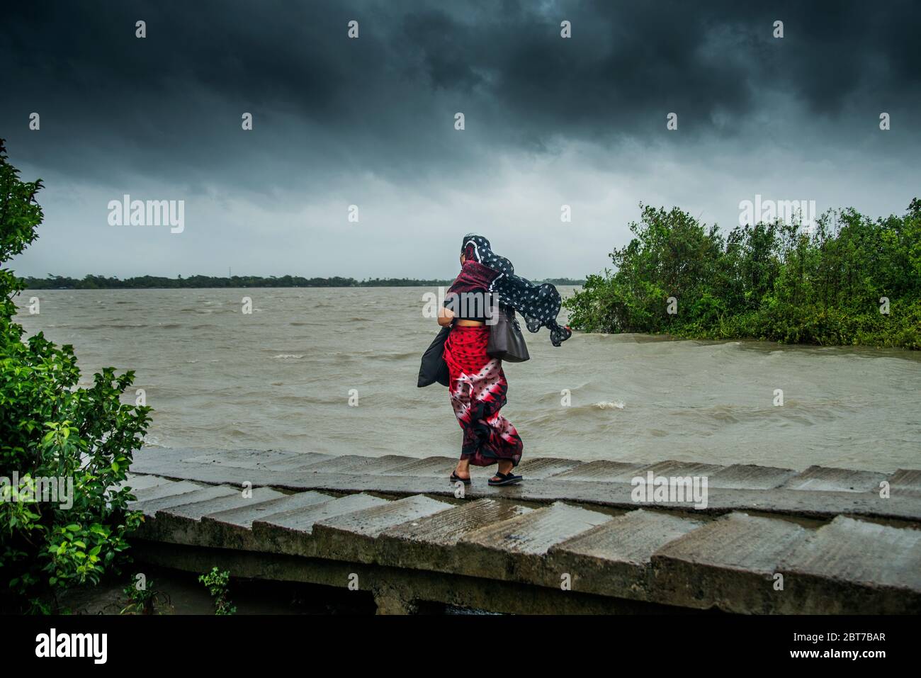 Cyclone amphan bangladesh hi-res stock photography and images - Alamy