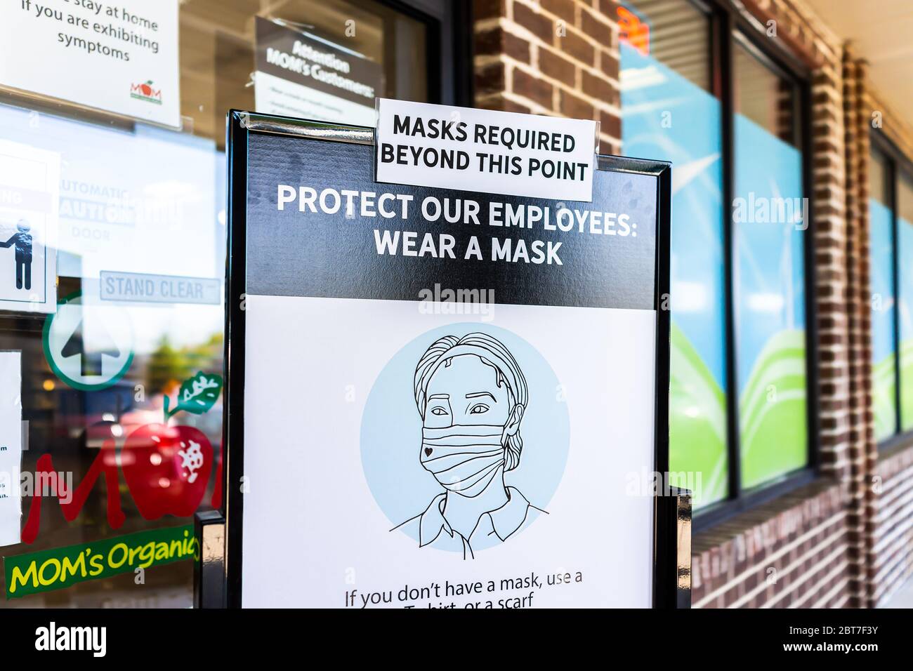 Employee warning sign hi-res stock photography and images - Alamy